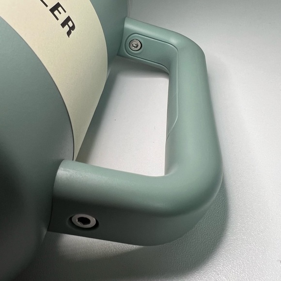 Stanley | Dining | 4 Oz Stanley Shale The Flowstate Quencher H20 ...